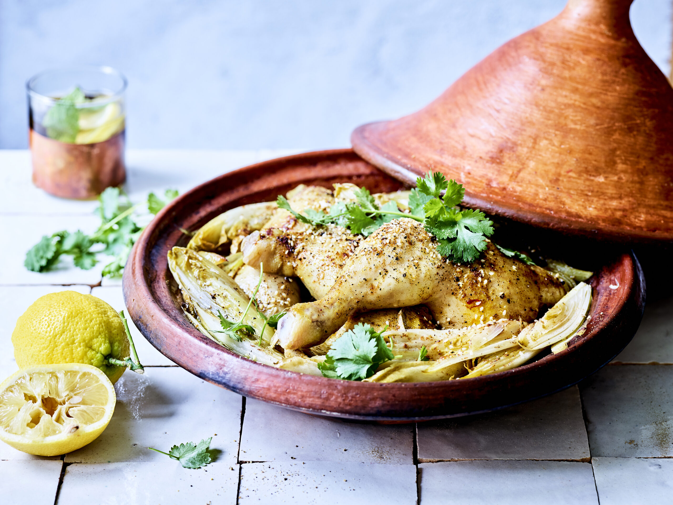 RECEPT Week van het Witloof: tajine van kip en witloof - Gezond.be